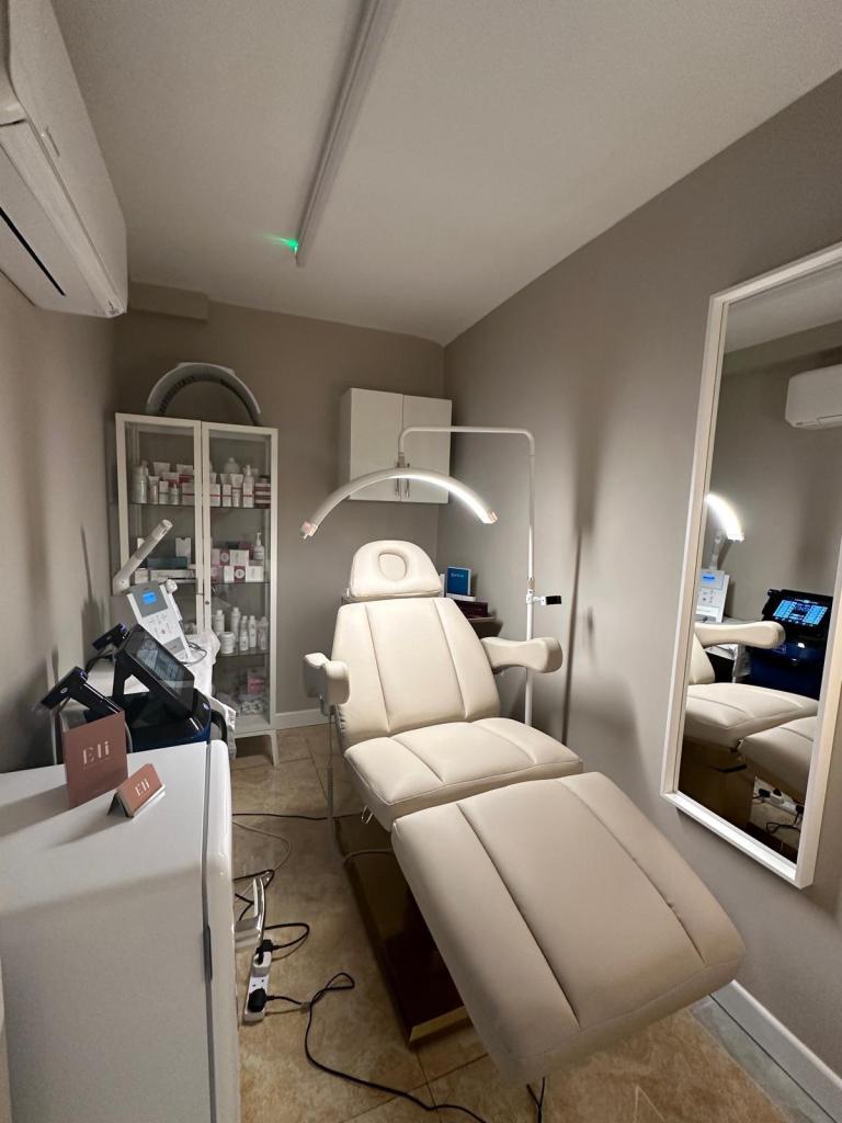 Lovely Beauty Rooms for Rent in Central London – Salon Space Rentals